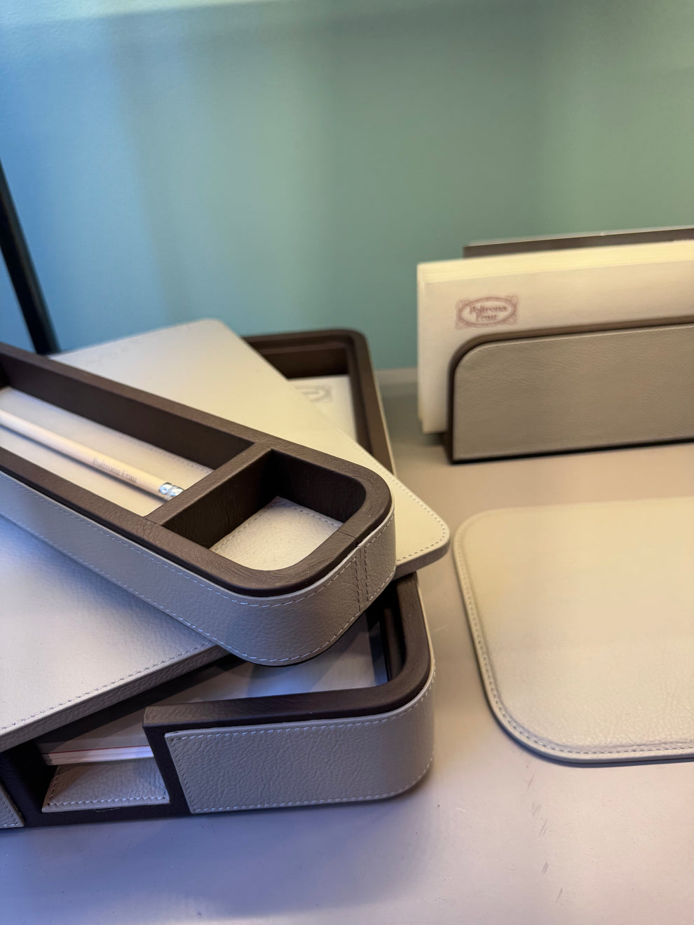 Giobagnara x Poltrona Frau Leather-Covered Rigid Mouse Pad – 2JOUR CONCIERGE