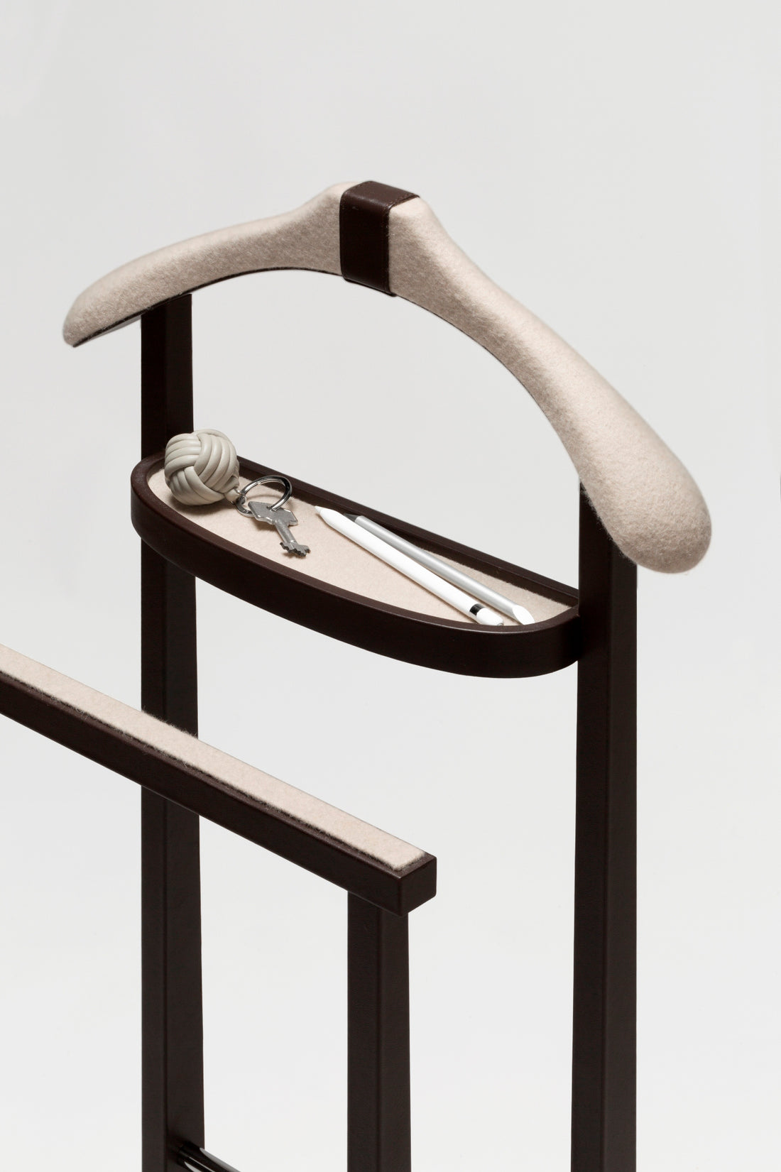 Giobagnara Edoardo Leather-Covered Wood Clothes Valet with Cashmere ...